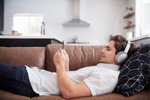 Why Do My Headphones Keep Pausing My Music? 7 Ways to fix the problem Why Do My Headphones Keep Pausing My Music? 7 Ways to fix the problem